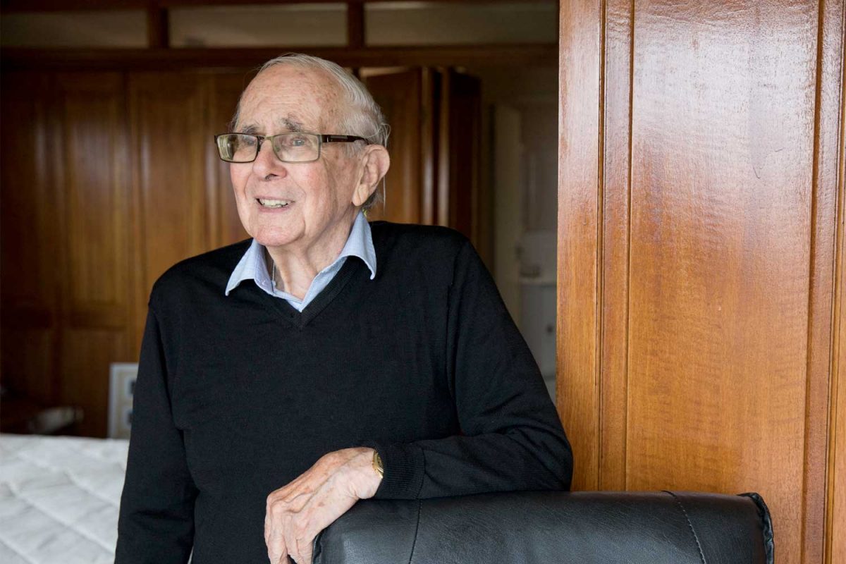 Walkley Award winning journalist and acclaimed historian Gavin Souter ...